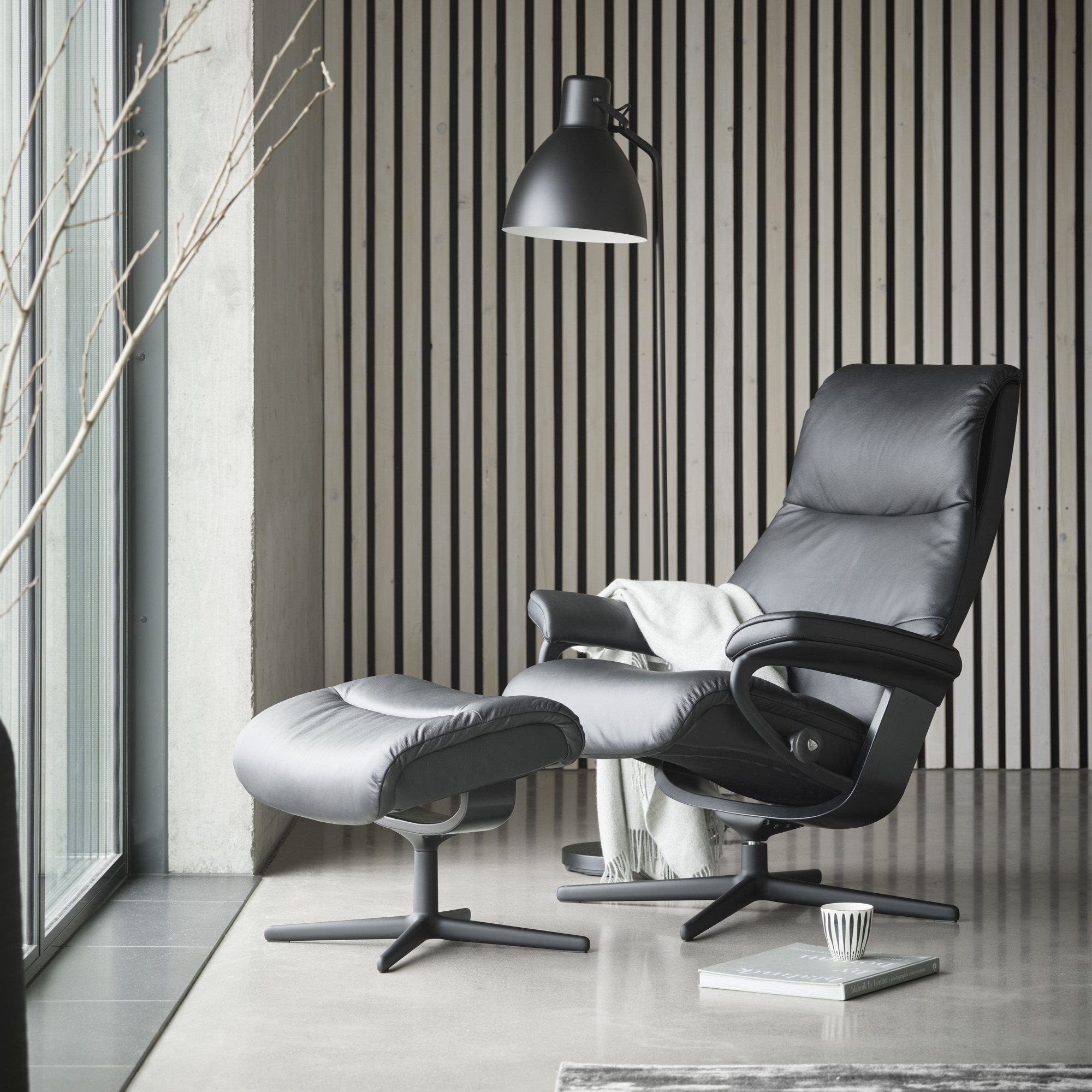 Stressless View Recliner Chair Cross Base • Roomes Furniture